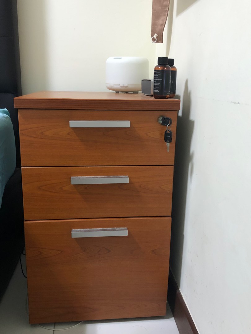 Bedside table / Desk Pedestal / Work Cabinet (self collect:Punggol ...