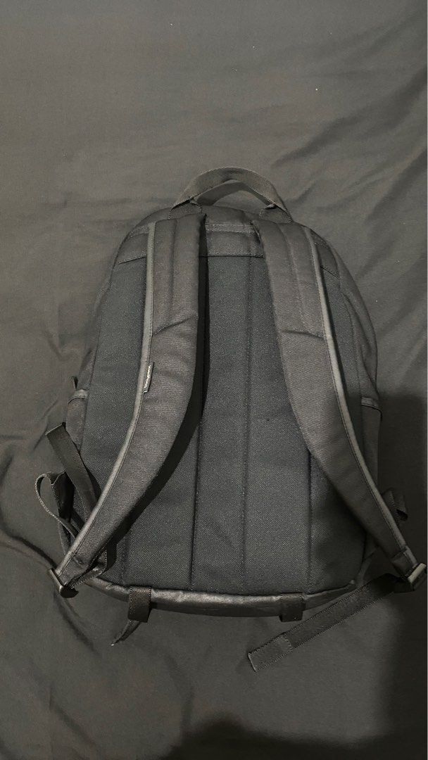 Bodypack backpack daily, Fesyen Pria, Tas & Dompet , Ransel di Carousell