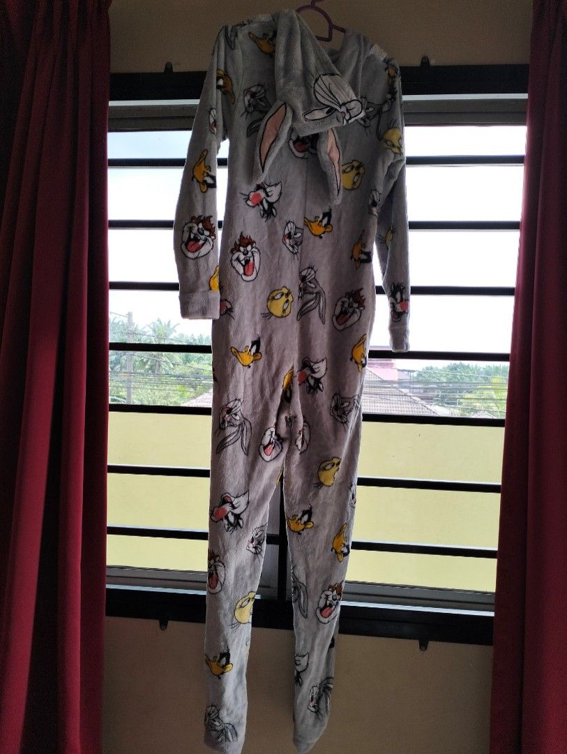 Bugs Bunny Sleepwear, Men's Fashion, Bottoms, Sleep and Loungewear on ...
