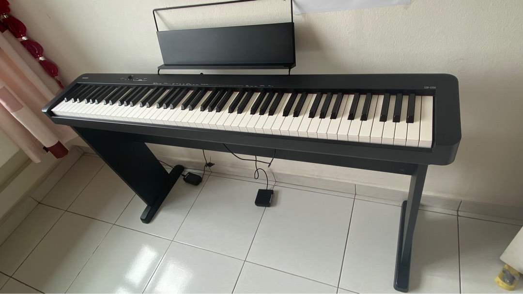 Casio digital piano CDP-100, includes brand new headsets, keyboard ...