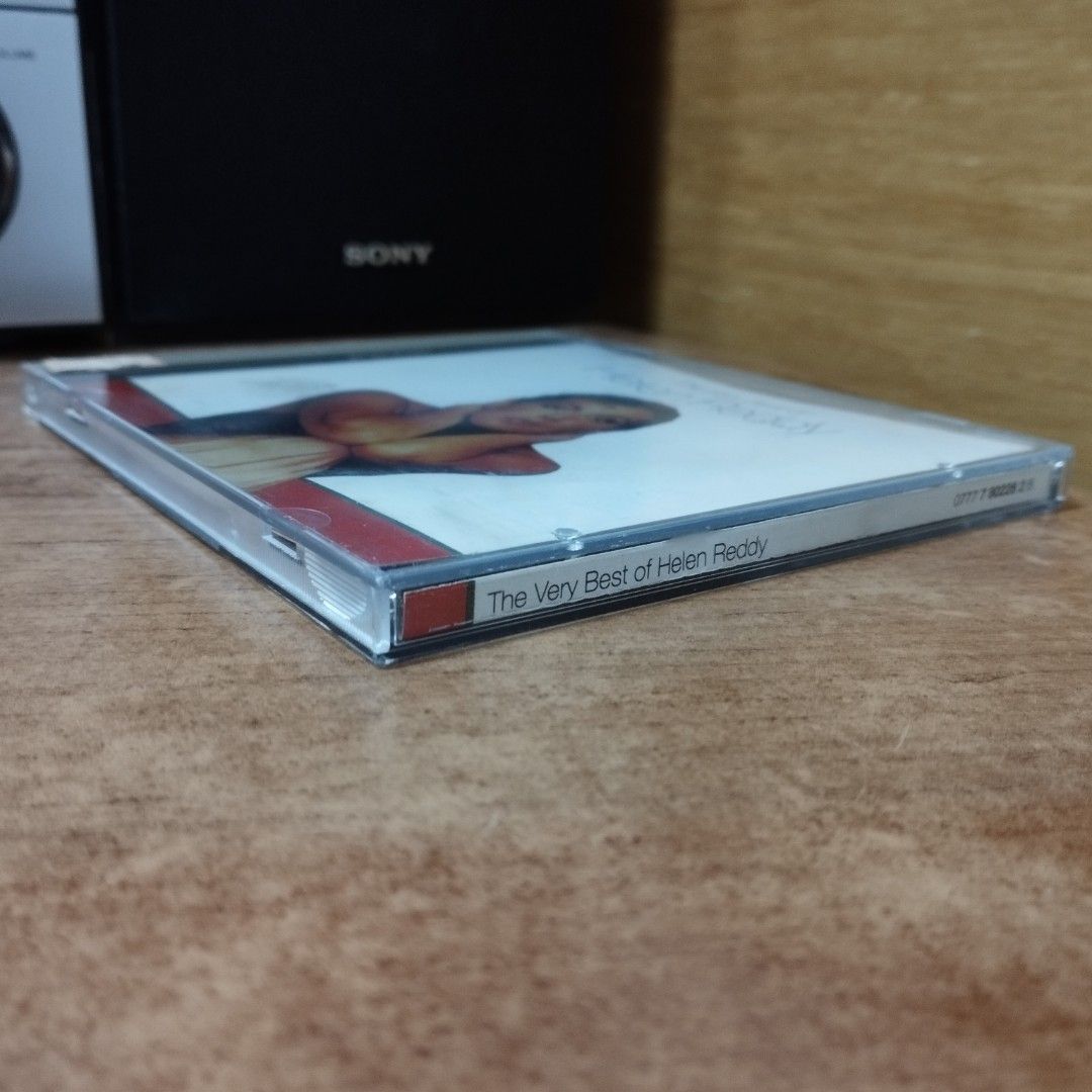 (CD( THE VERY BEST OF HELEN REDDY, Hobbies & Toys, Music & Media, CDs ...