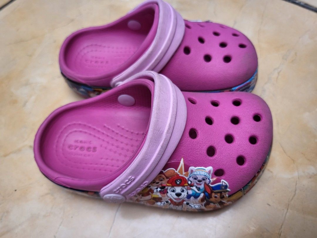 Crocs Pink Paw Patrol, Bayi & Anak, Baju Anak Perempuan, 1 hingga 3 ...