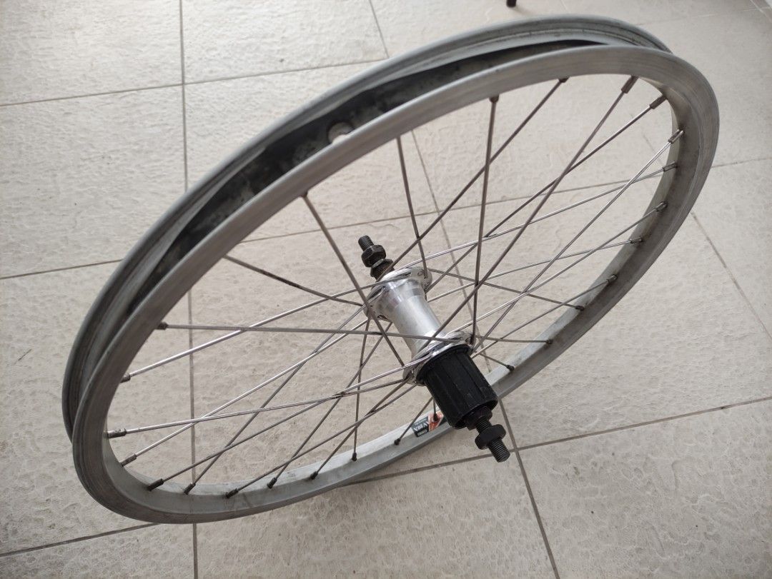 20 inches Dahon bolted wheelset 406 with tyres, Sports Equipment ...