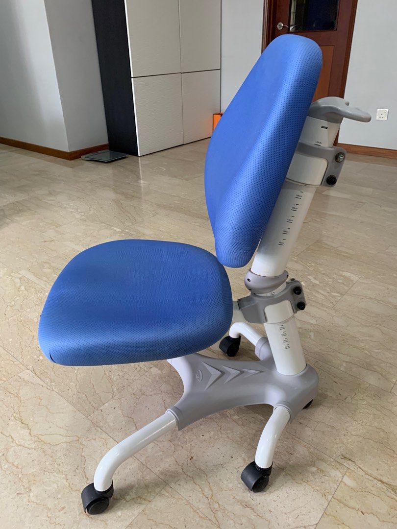 Ergoworks Kids Ergonomic chair, Furniture & Home Living, Furniture ...