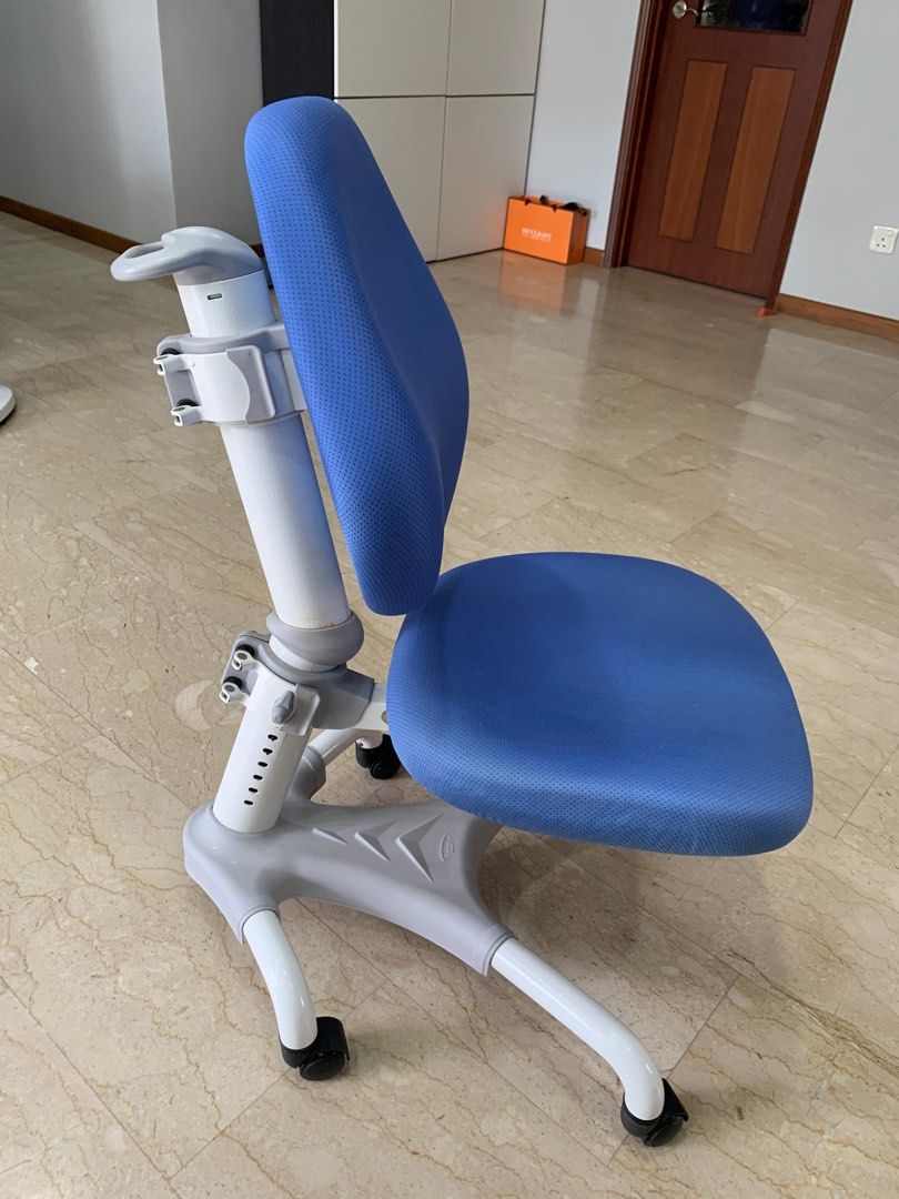Ergoworks Kids Ergonomic chair, Furniture & Home Living, Furniture ...