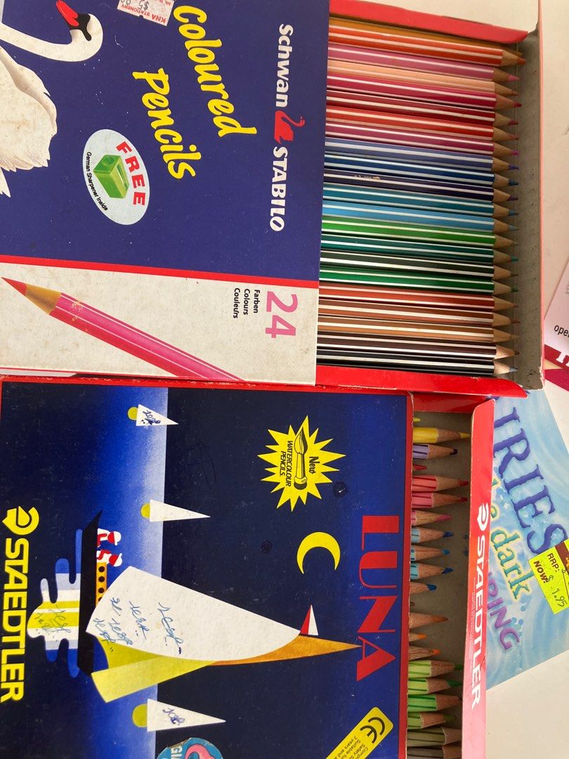 Glow in the dark colouring /coloring book with two sets of Color ...