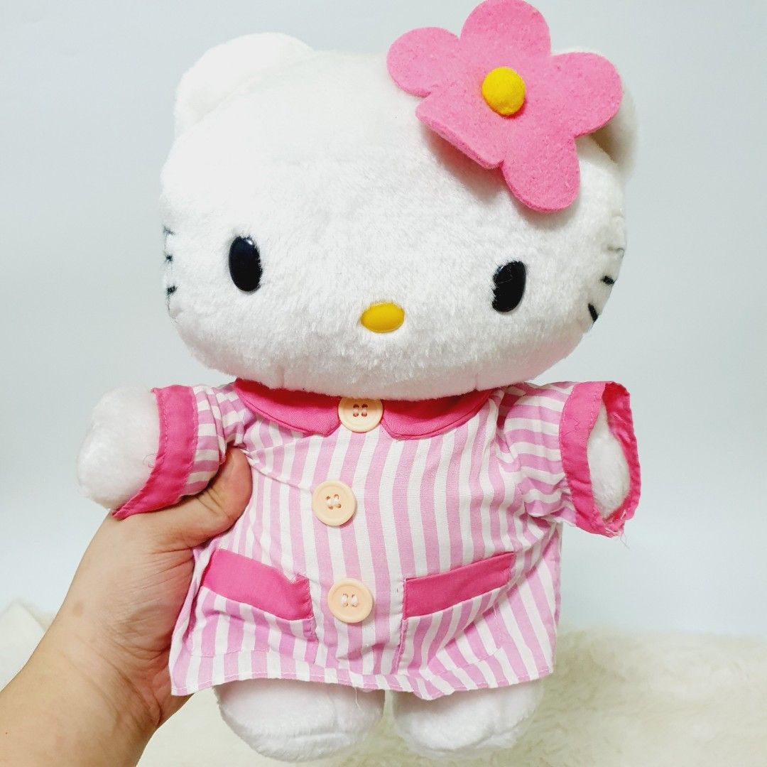 Hello Kitty Talking Plushie, Hobbies & Toys, Toys & Games on Carousell