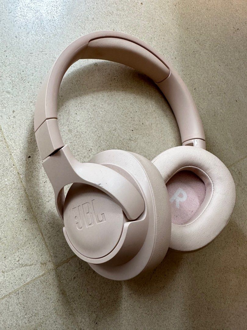 JBL Tune 700BT Bluetooth Headset, Audio, Headphones & Headsets on Carousell