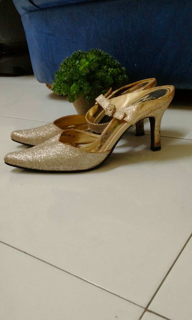 Kasut Raya cantik lagi bling bling, Women's Fashion, Footwear, Heels on ...