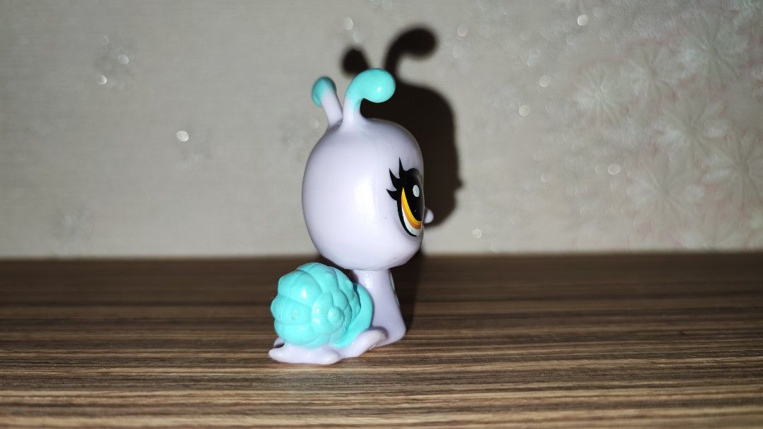 Lps AUTHENTIC Snail, Hobbies & Toys, Toys & Games on Carousell