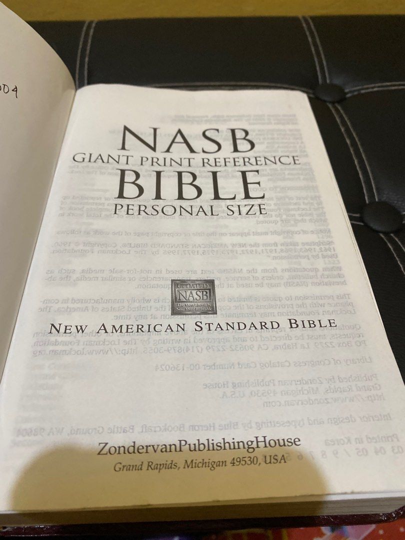 NASB Giant Print Reference Edition, Hobbies & Toys, Books & Magazines ...