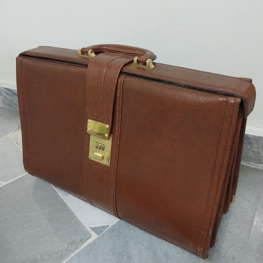 Presto Briefcase, Men's Fashion, Bags, Briefcases on Carousell
