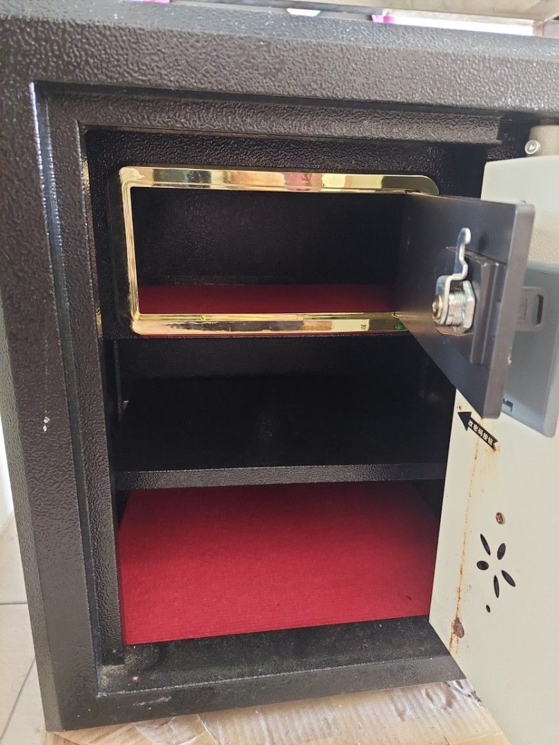 Safe Box, Furniture & Home Living, Security & Locks, Safe on Carousell