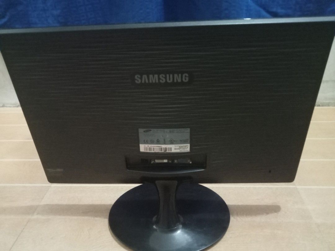 SAMSUNG MONITOR 20", Computers & Tech, Desktops on Carousell