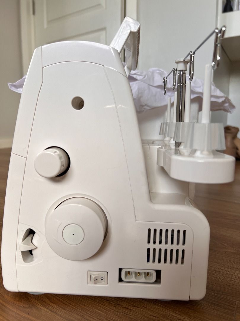 Singer Overlocker machine 14sh754 (used only for testing), TV & Home ...