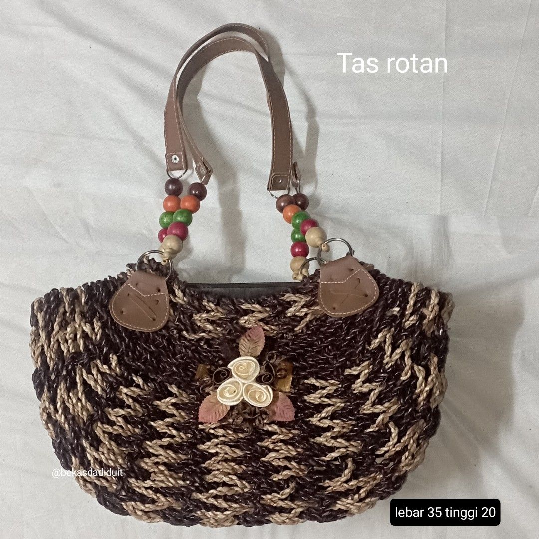 Tas Anyaman tas rotan, Fesyen Wanita, Tas & Dompet di Carousell