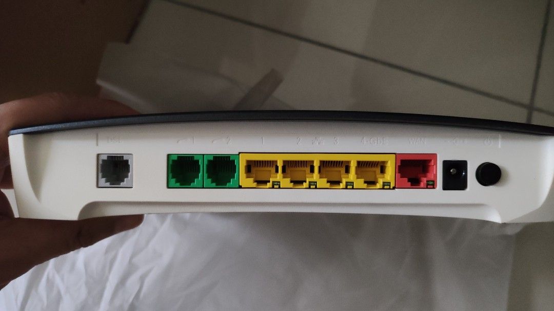 TechnicColor Router TG784n V3 Maxis, Computers & Tech, Parts ...