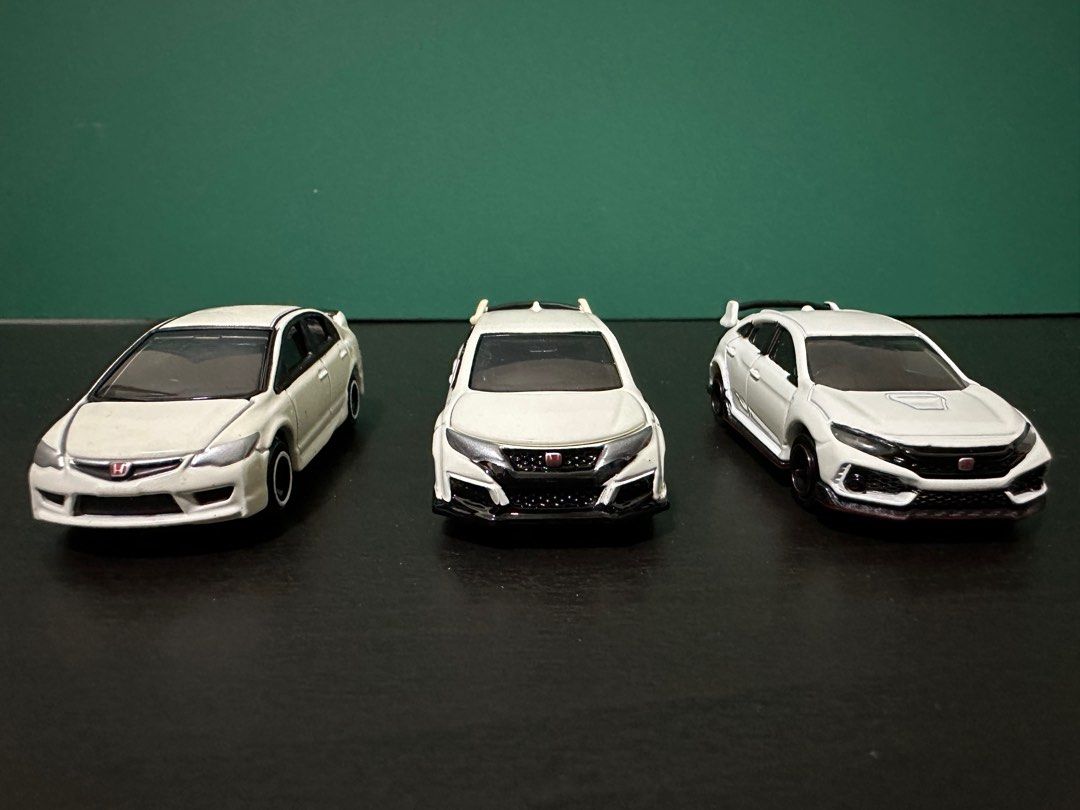 Tomica- Honda Civic Type R, Hobbies & Toys, Toys & Games on Carousell