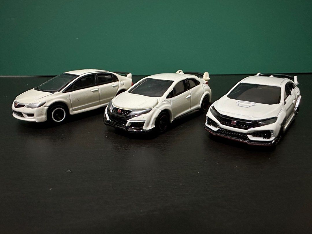 Tomica- Honda Civic Type R, Hobbies & Toys, Toys & Games on Carousell