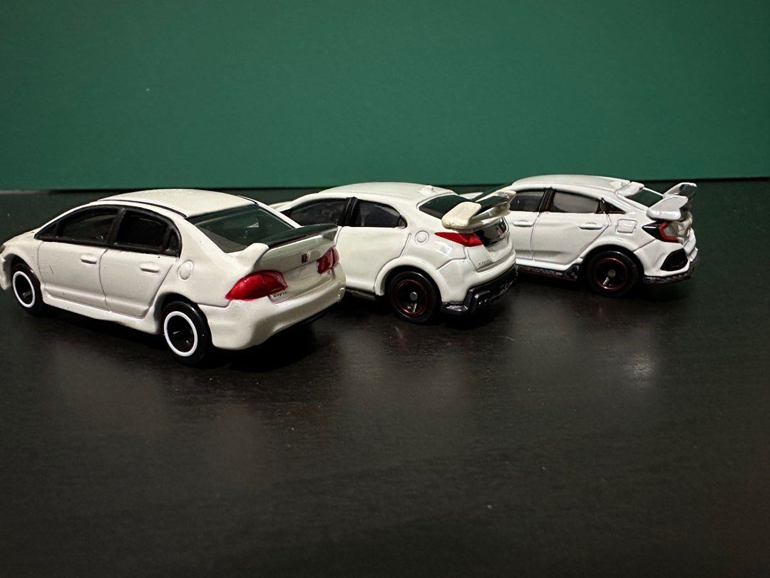 Tomica- Honda Civic Type R, Hobbies & Toys, Toys & Games on Carousell