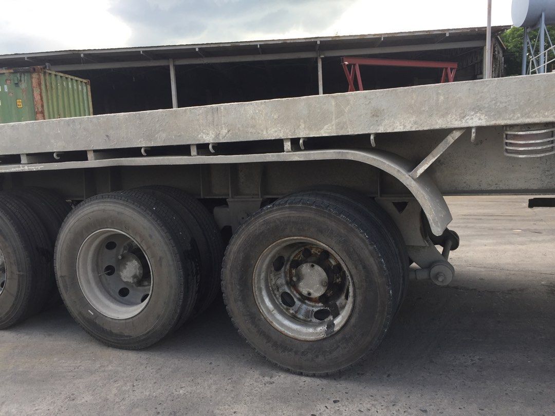 Triple Axle Trailer, Commercial & Industrial, Construction Tools ...