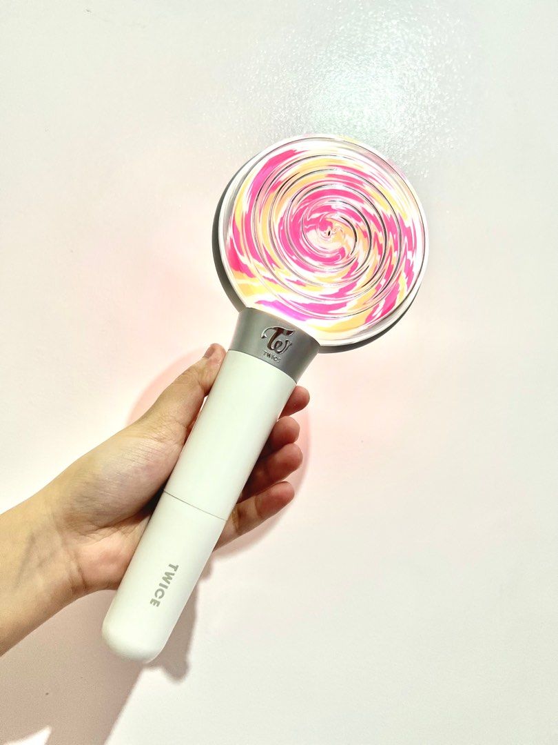 TWICE LIGHTSTICK 1ST VERSION OFFICIAL, Hobbies & Toys, Memorabilia ...