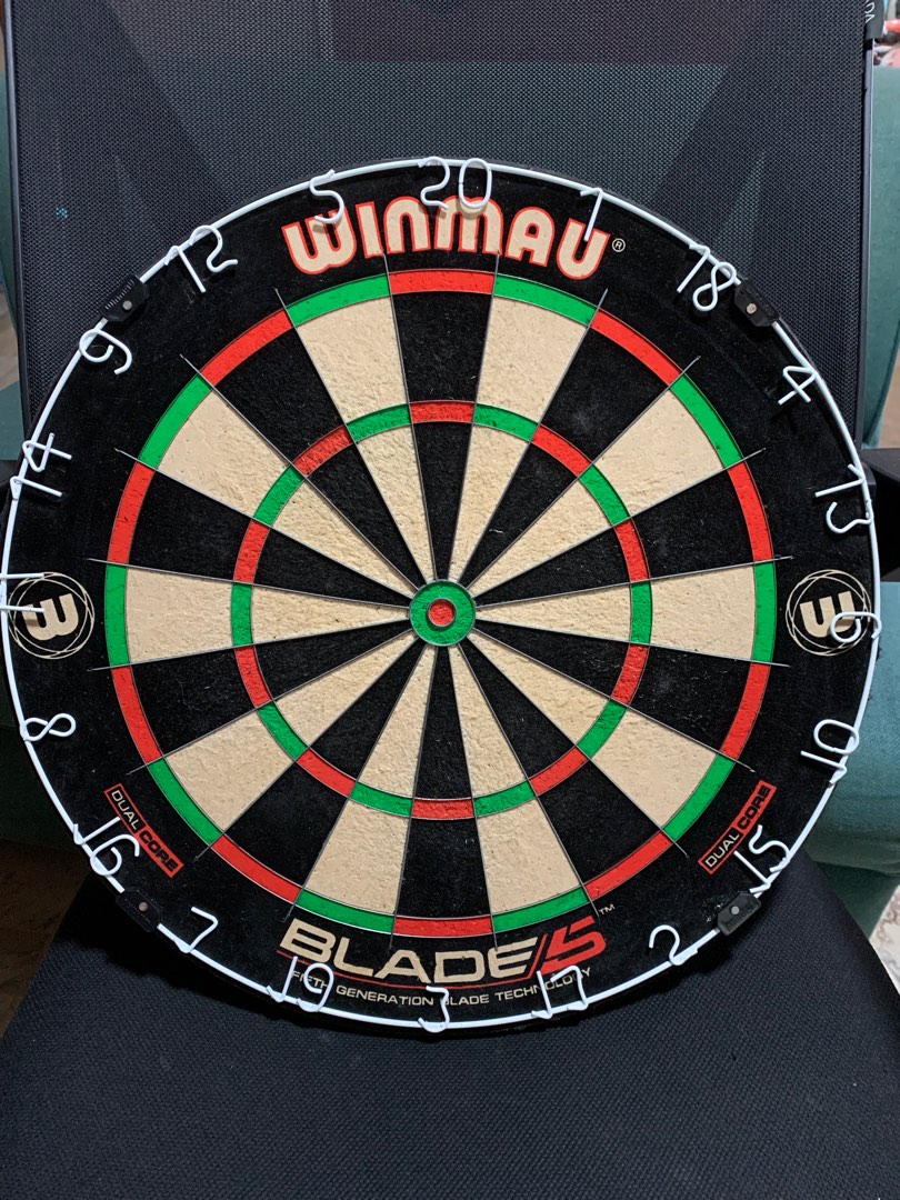 Winmau Blade 5 Dual Core, Sports Equipment, Other Sports Equipment and ...
