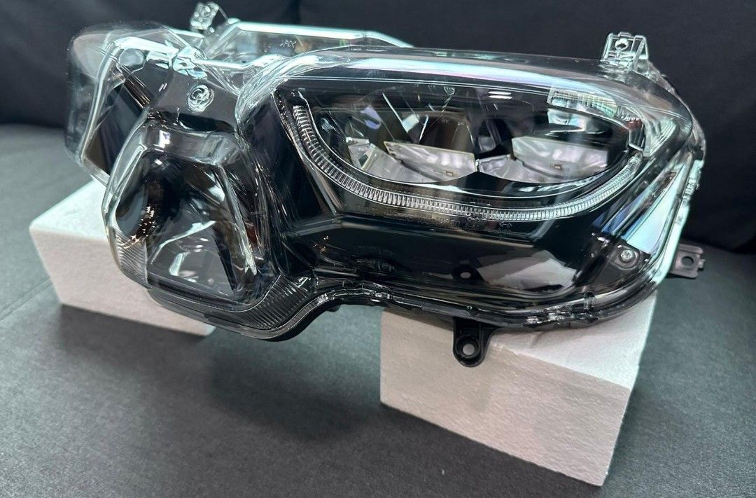 YAMAHA XMAX 300 Head Light, Motorcycles, Motorcycle Accessories on ...