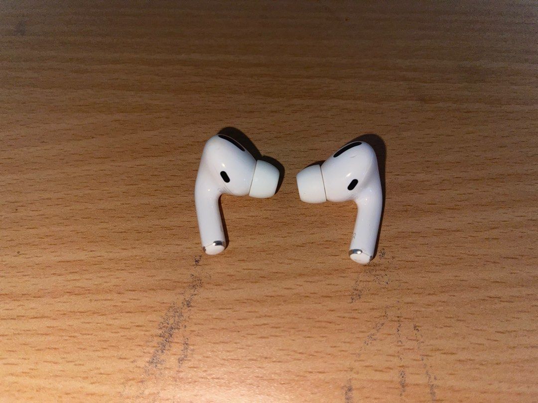 Apple airpods pro gen 1 buds only, Audio, Earphones on Carousell