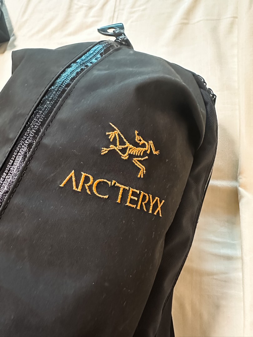 Arcteryx Arro 22L, Luxury, Bags & Wallets on Carousell