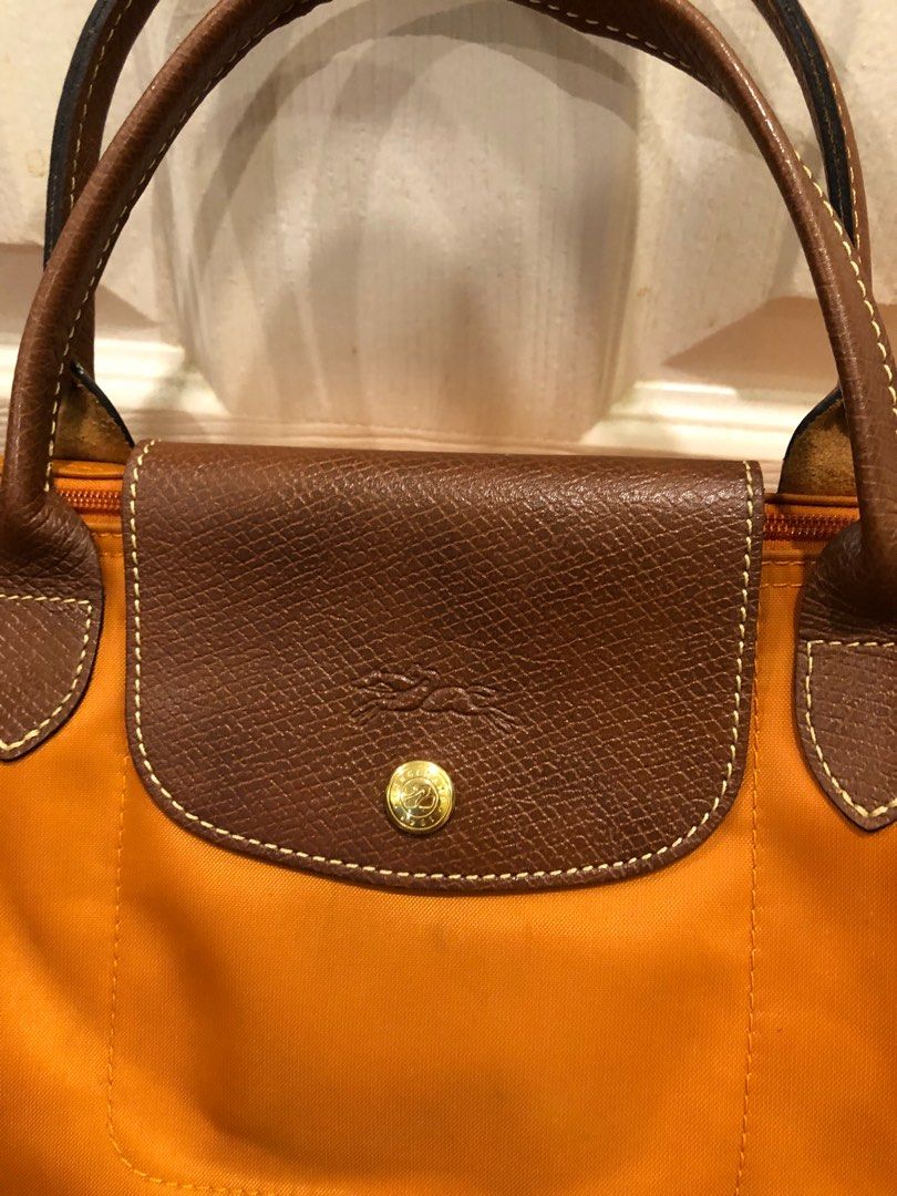 Authentic Longchamp La Pliage short handle, Women's Fashion, Bags ...