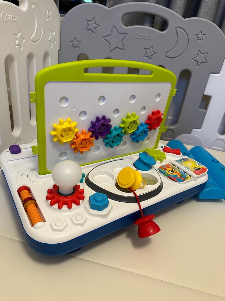 Baby Einstein Curiosity Table, 兒童＆孕婦用品, 嬰兒玩具 - Carousell