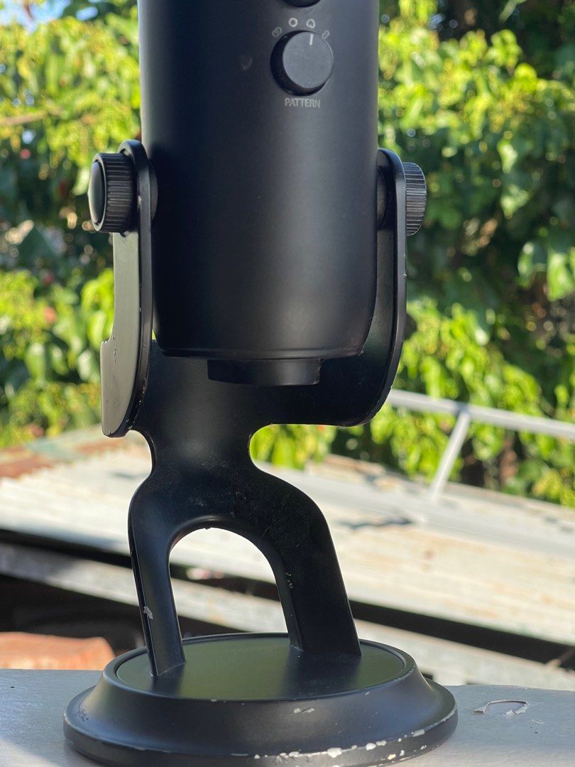 Blue Yeti (Black) Mic, Audio, Microphones on Carousell