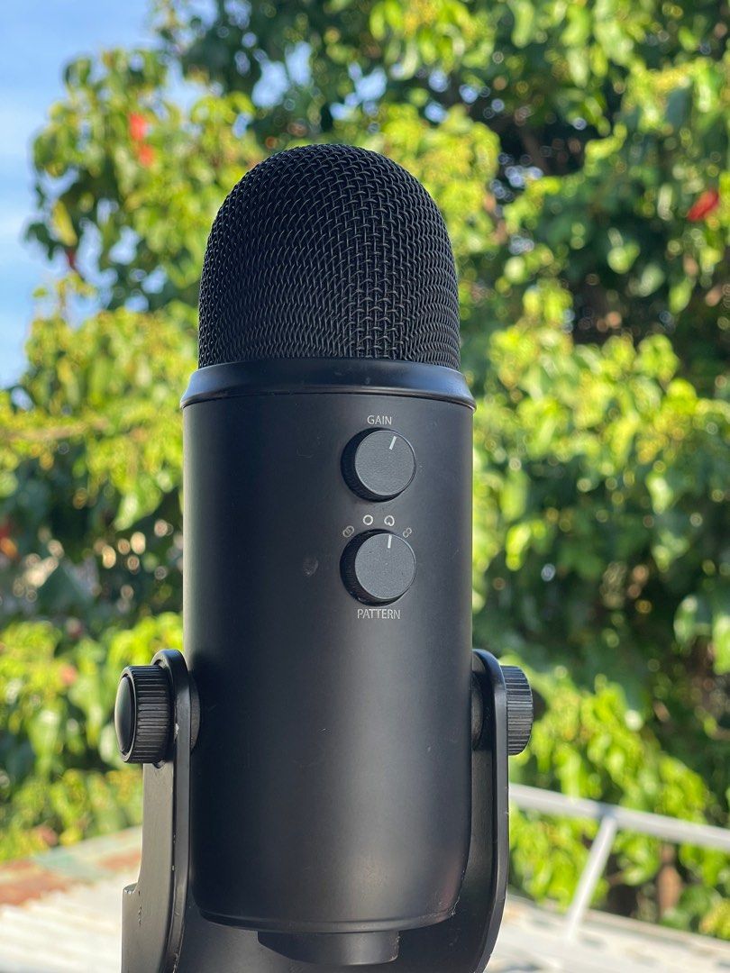 Blue Yeti (Black) Mic, Audio, Microphones on Carousell