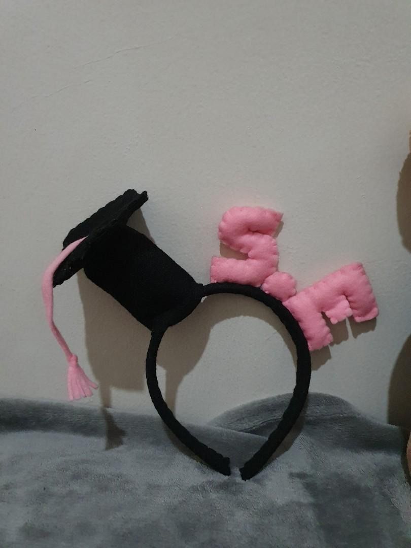 Boneka dan bando wisuda SE rilakumma sidang graduation, Toys ...