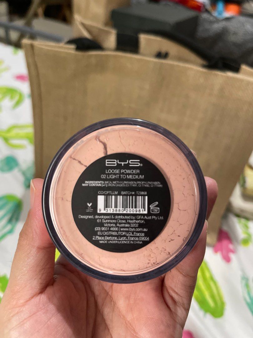 BYS Loose powder with puff on Carousell