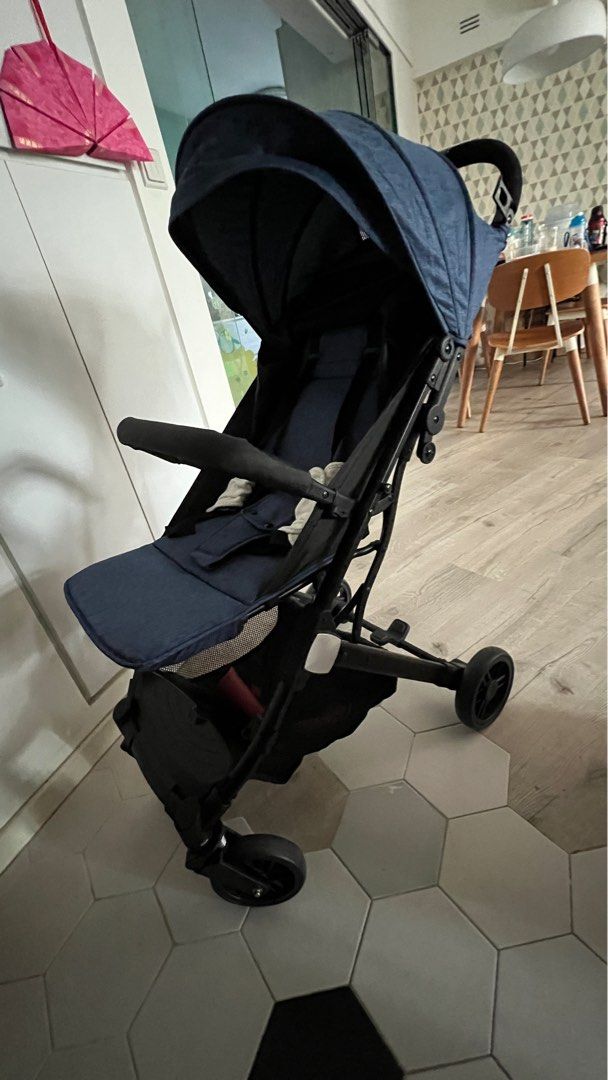 Cabin sized stroller light weight compact fold pull bar, Babies & Kids ...