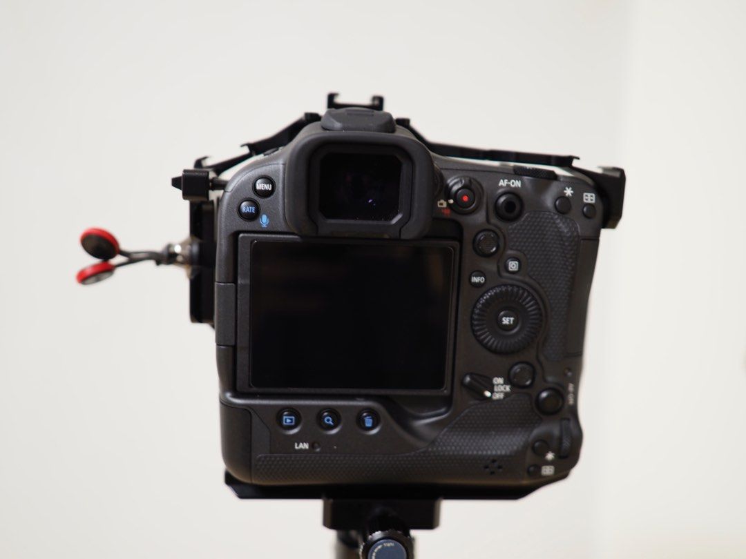 Canon EOS R3 w Smallrig cage included, Photography, Cameras on Carousell