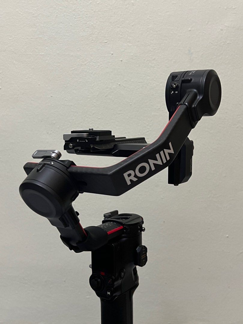 DJI RS2 Gimbal, Photography, Photography Accessories, Gimbals & Stabilisers on Carousell