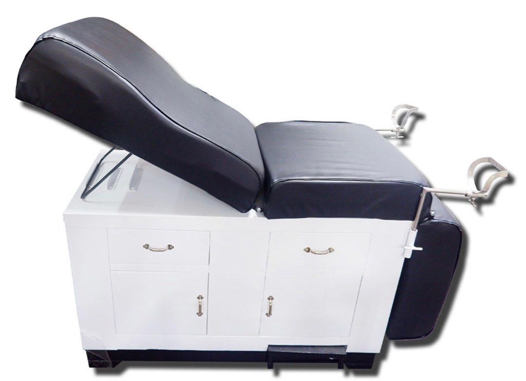 EXAMINATION BED HAMILTON BED FOR CLINIC HOSPITAL, Health & Nutrition ...