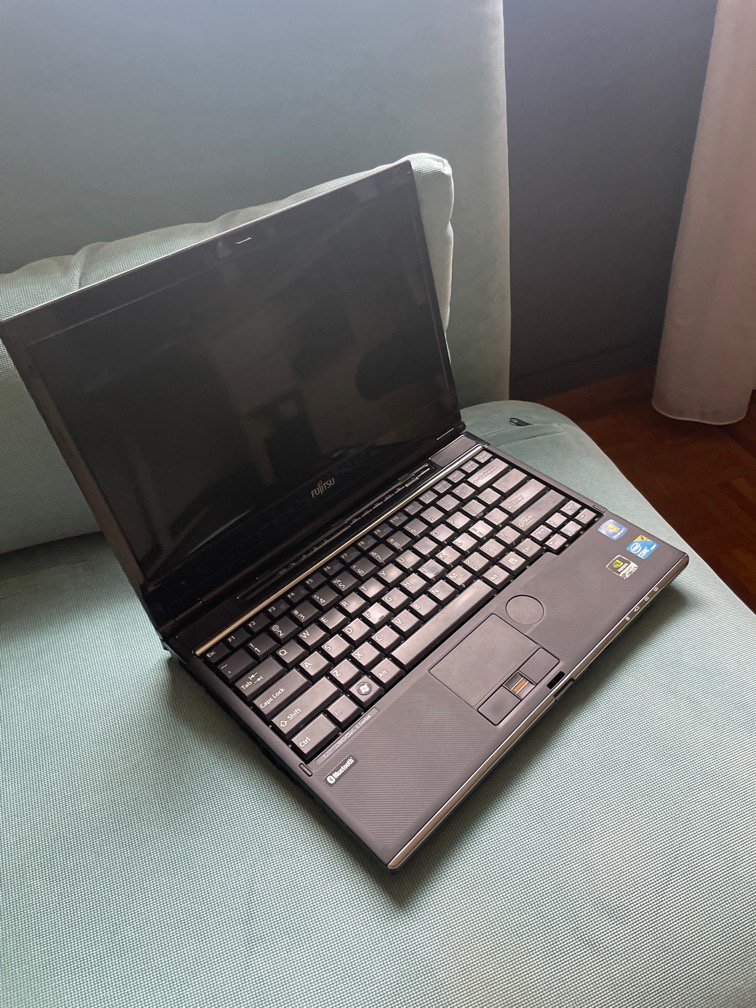 Fujitsu LifeBook SH760, Computers & Tech, Laptops & Notebooks on Carousell