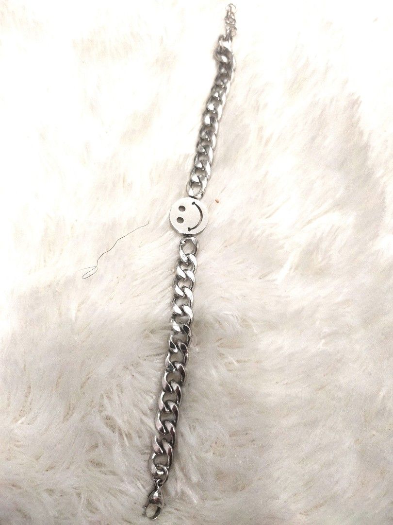 Gelang model korea, Fesyen Wanita, Aksesoris di Carousell