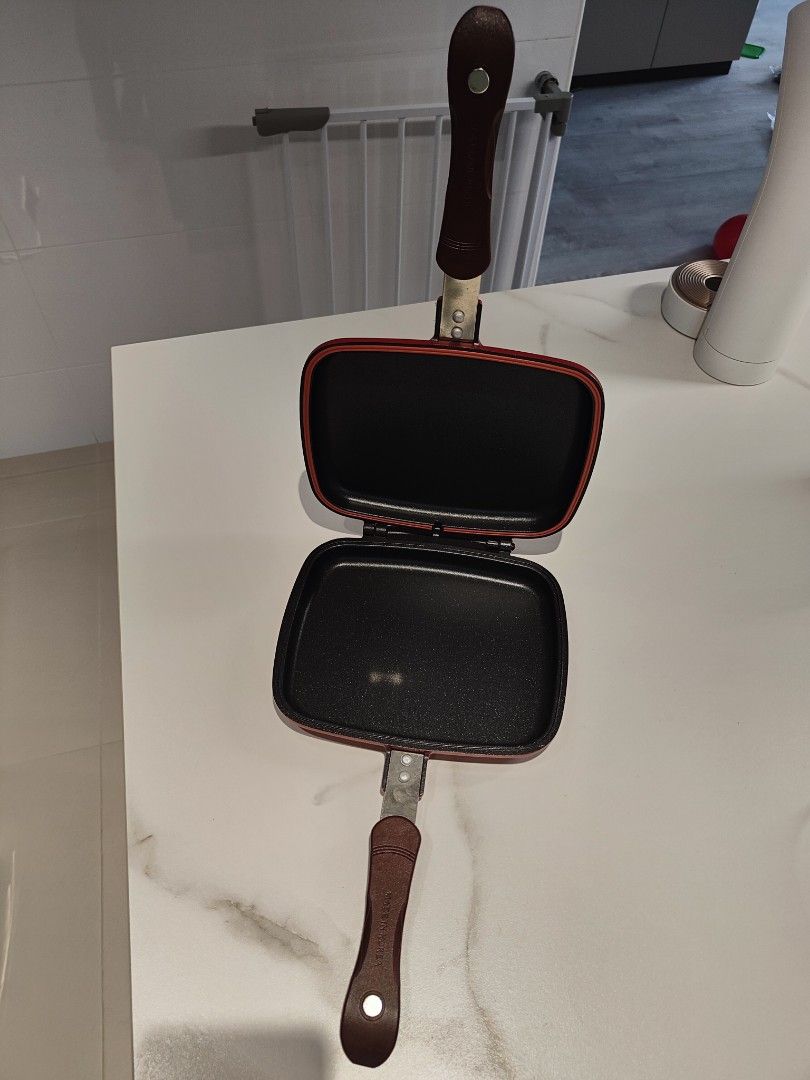 Happycall compact double pan, Furniture & Home Living, Kitchenware ...