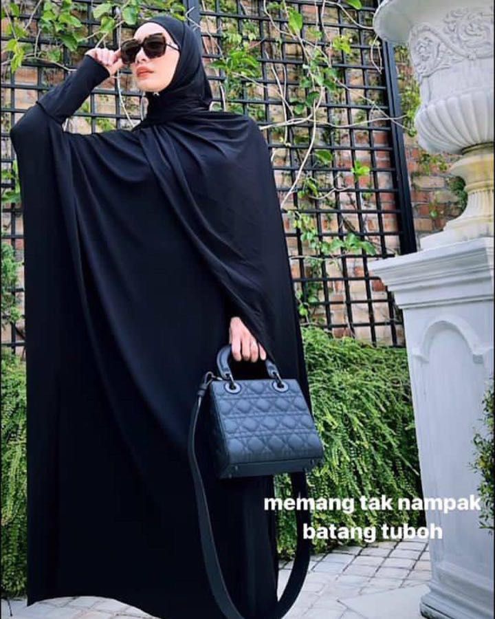 Jubah Tarim Rizalman JSB2023, Women's Fashion, Muslimah Fashion, Hijabs ...