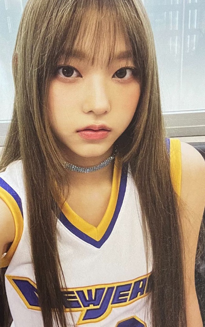 LF & WTB: NEWJEANS HAERIN JERSEY & HAERIN WINK PHOTOCARDS, Hobbies ...