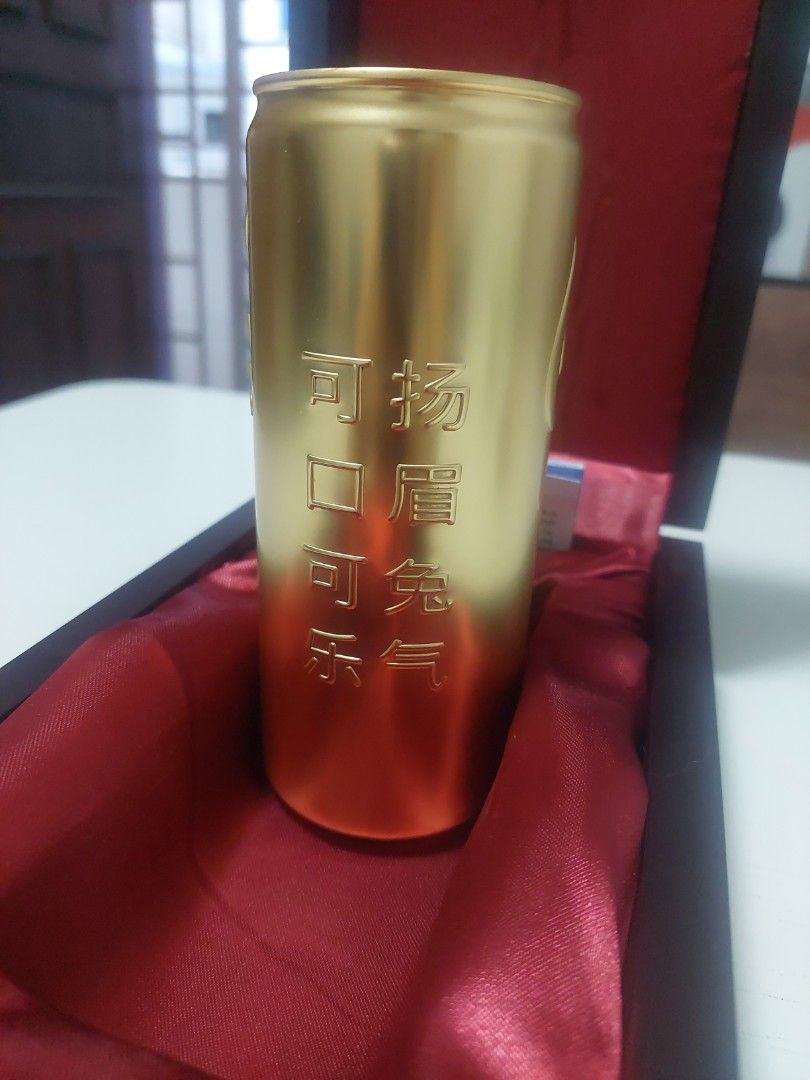 Limited edition 24K gold coke can, Everything Else on Carousell