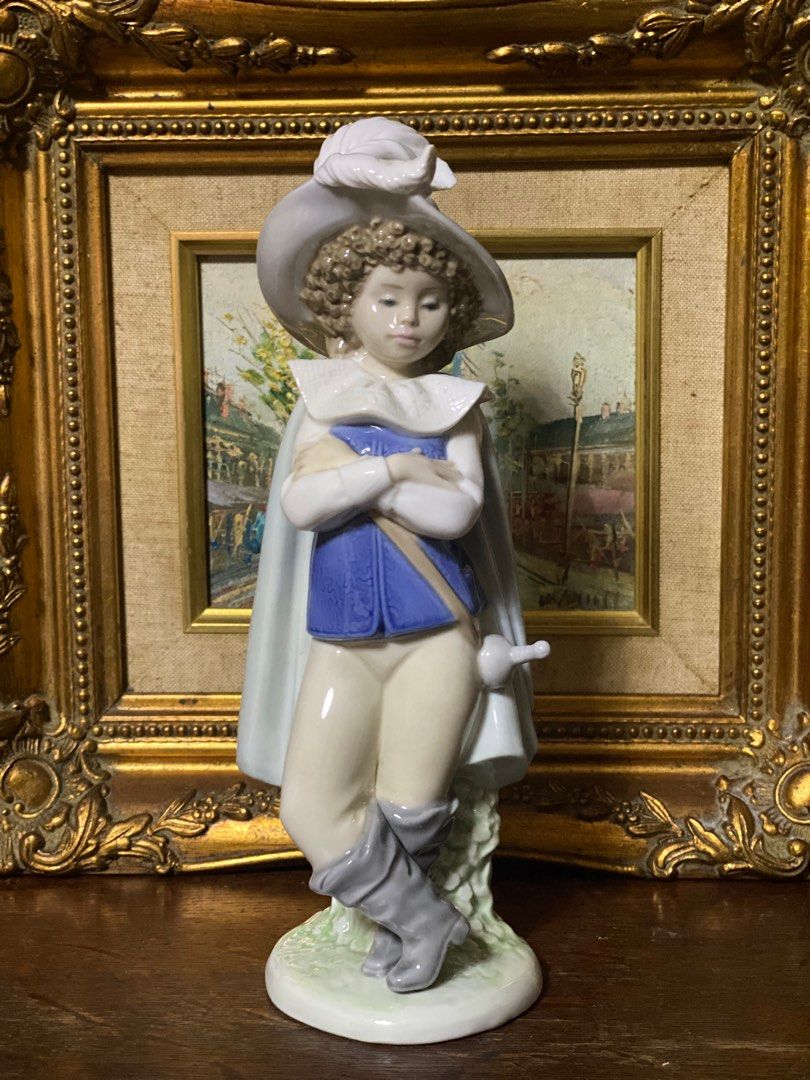 Lladro Nao Musketeer Swordsman, Hobbies & Toys, Memorabilia ...