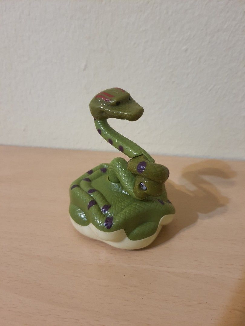 McDonald's 2006 Larry the snake Disney The Wild Mcd Happy Meal, Hobbies ...