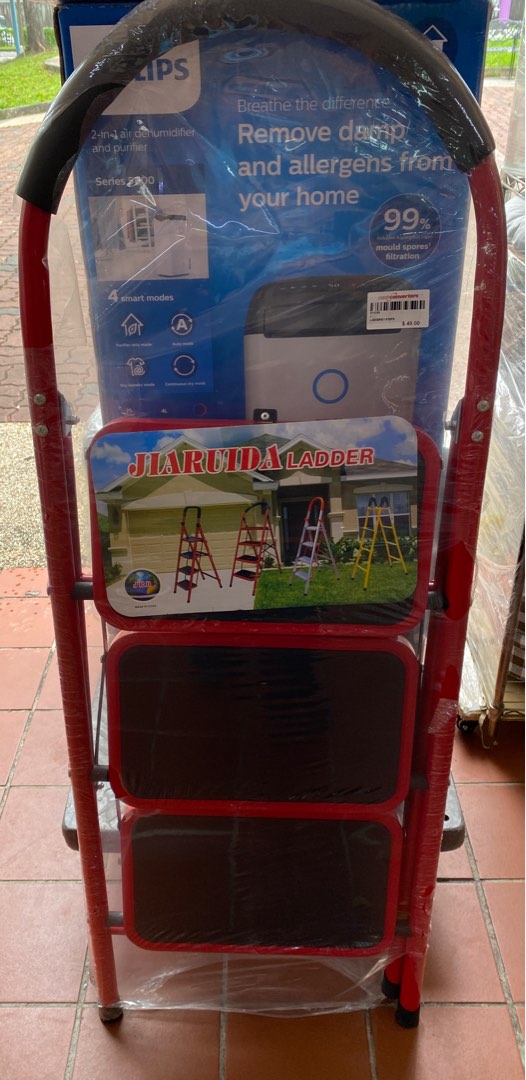 Metal 3 Steps Ladder, Furniture & Home Living, Home Improvement ...