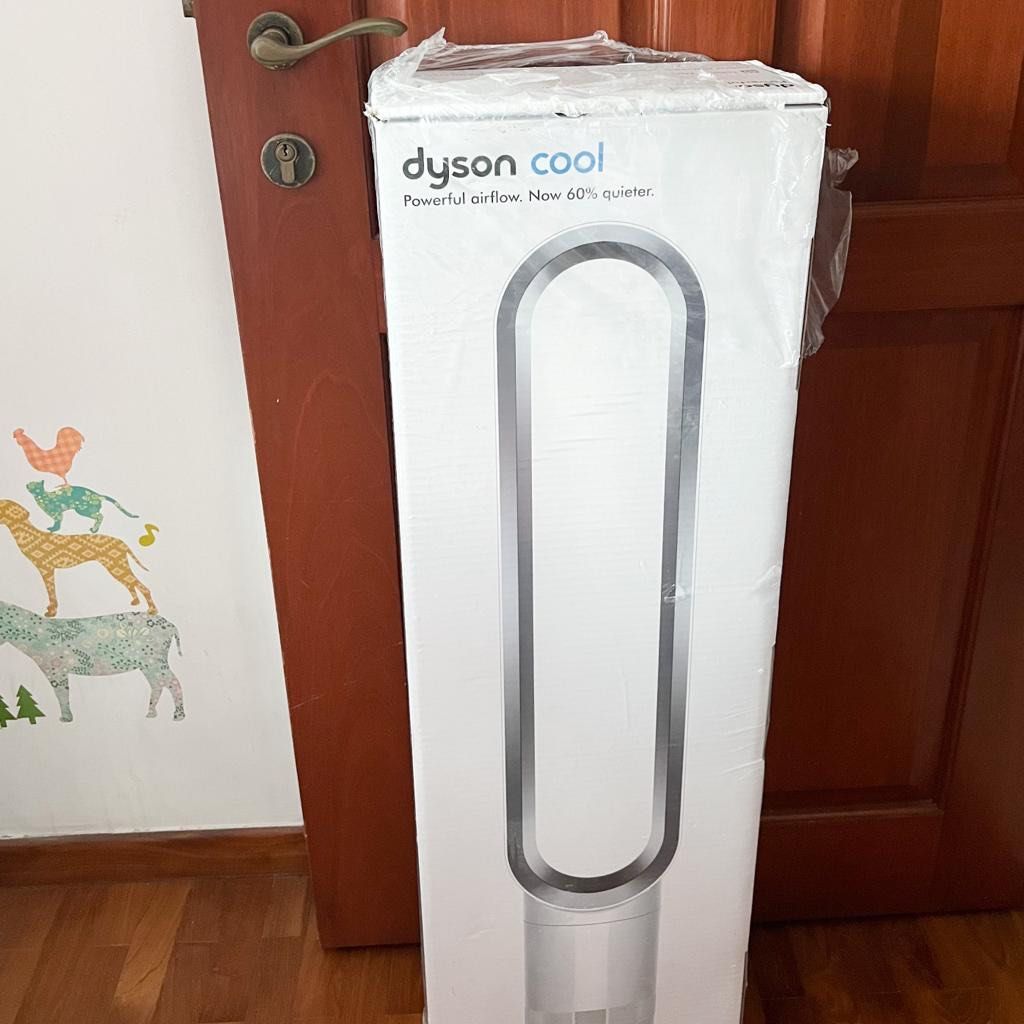 NEW Dyson AM07 cool tower fan, Furniture & Home Living, Lighting & Fans ...